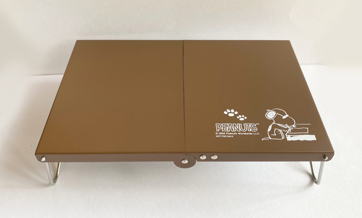 【フラゲレビュー】MonoMaster（モノマスター）2024年7月号増刊《特別付録》PEANUTS スヌーピーデザインのスチールテーブル | 付録ライフ